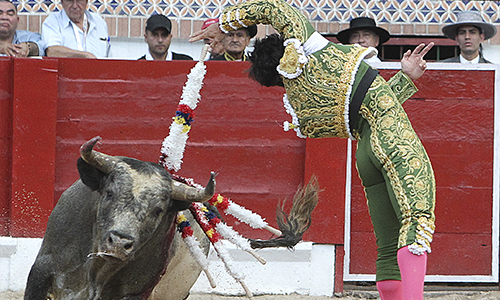 Paco Ureña y los hierros de Los Aránguez y San Antonio contratados para ...