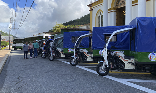 Alcalde Víctor Bustamante entregó unidades de MotoBus a las comunidades ...